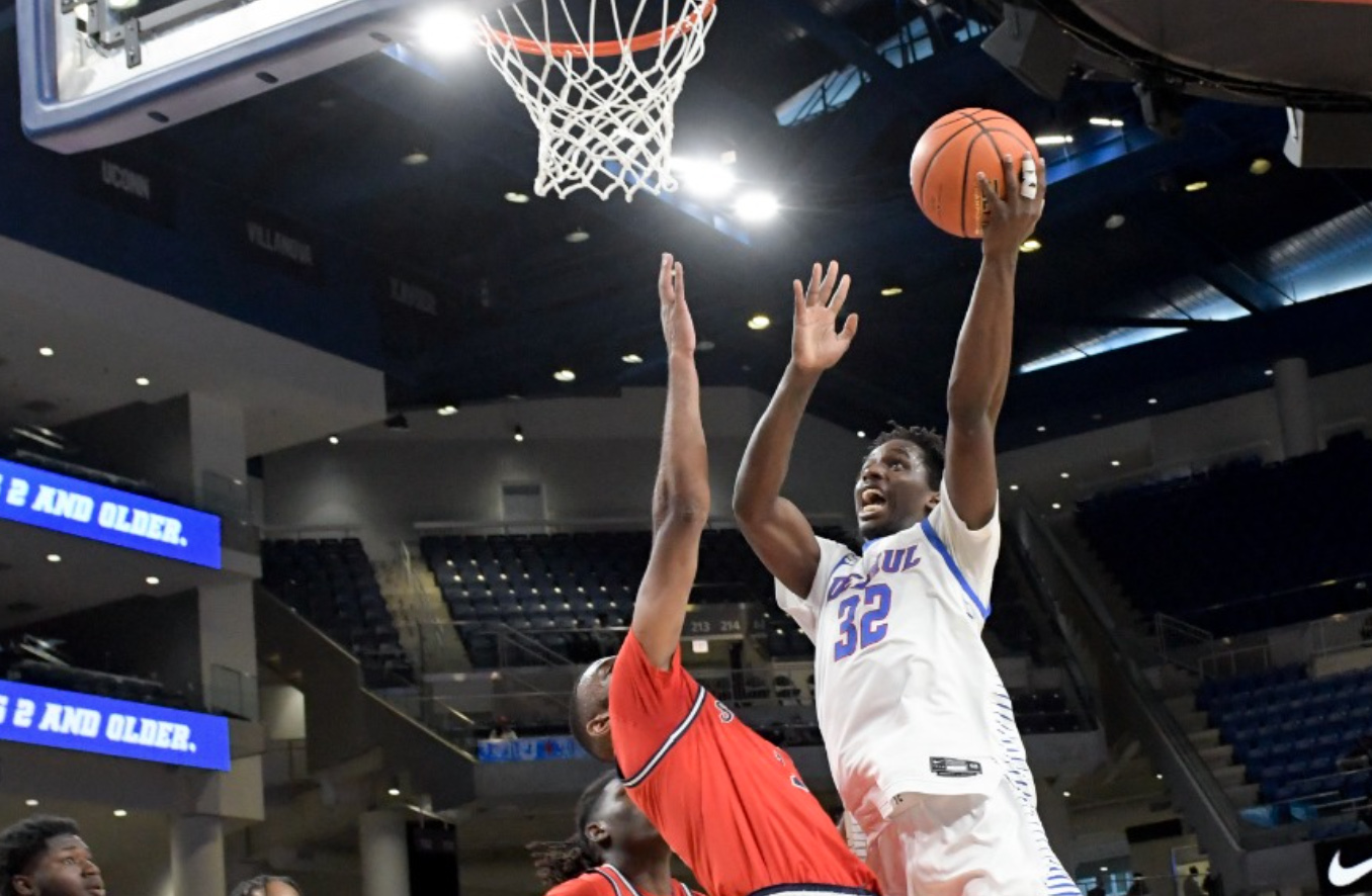 Jones recuperado de lesión completó doble-doble liderando DePaul ...