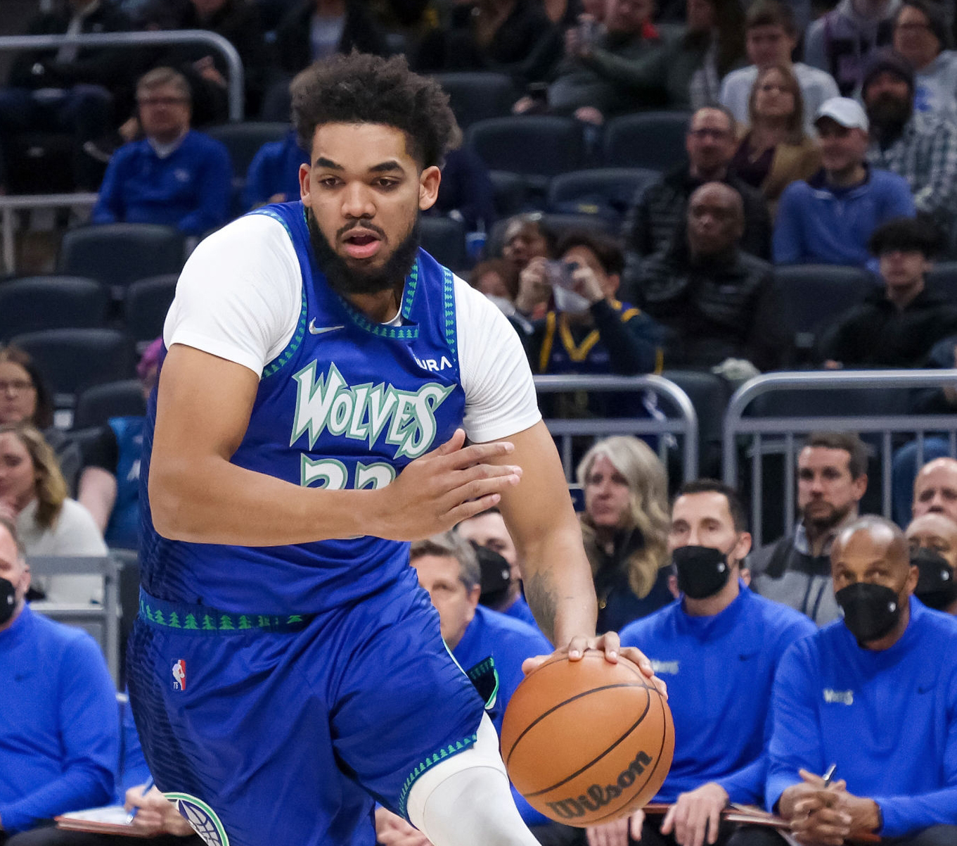 Towns doble-doble en triunfo de Wolves ante Pacers, Duarte sale ...
