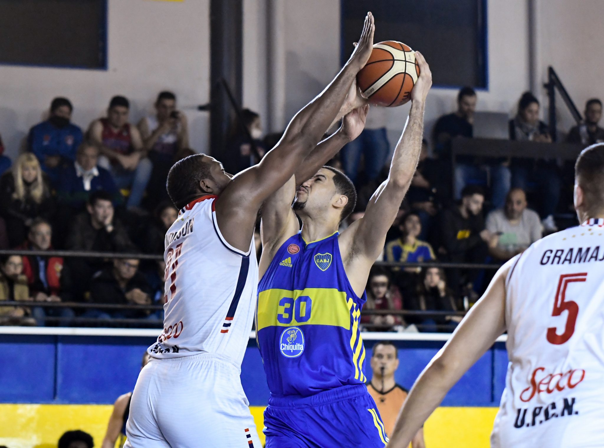 Vargas mantiene con vida a Boca Juniors ante Quimsa – Dominicanos en Basket
