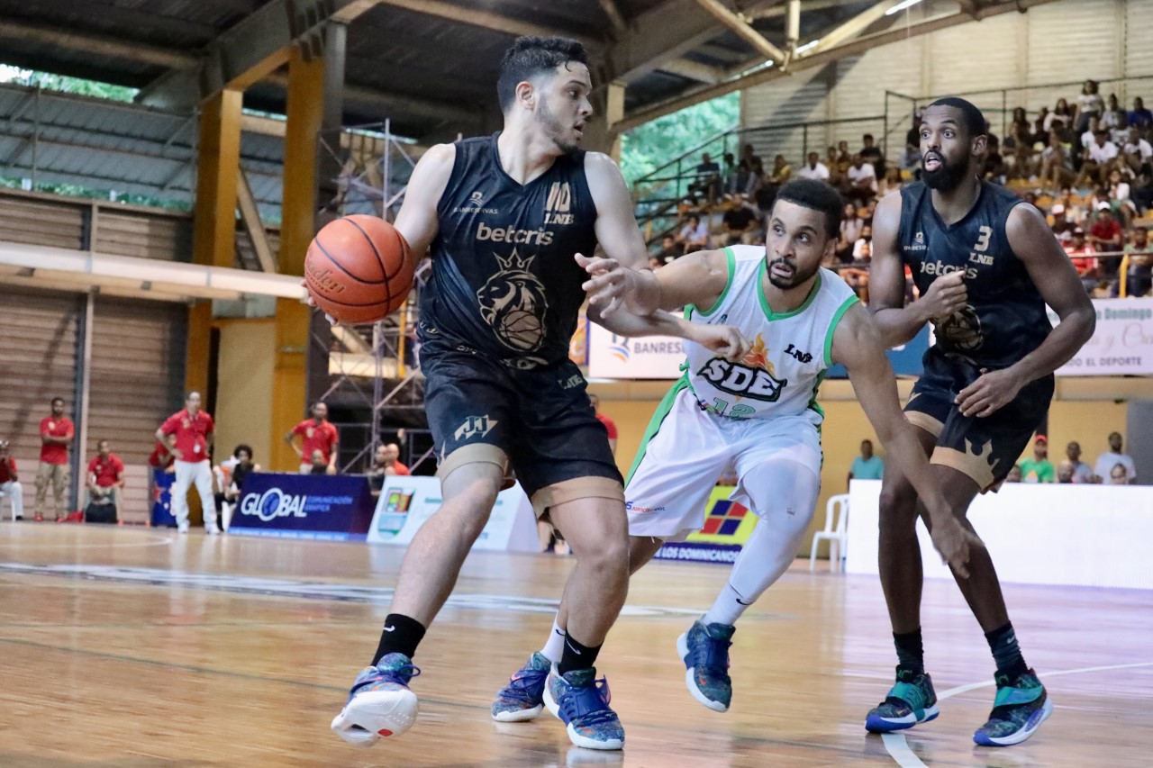 Polanco lidera quinto triunfo de Leones – Dominicanos en Basket
