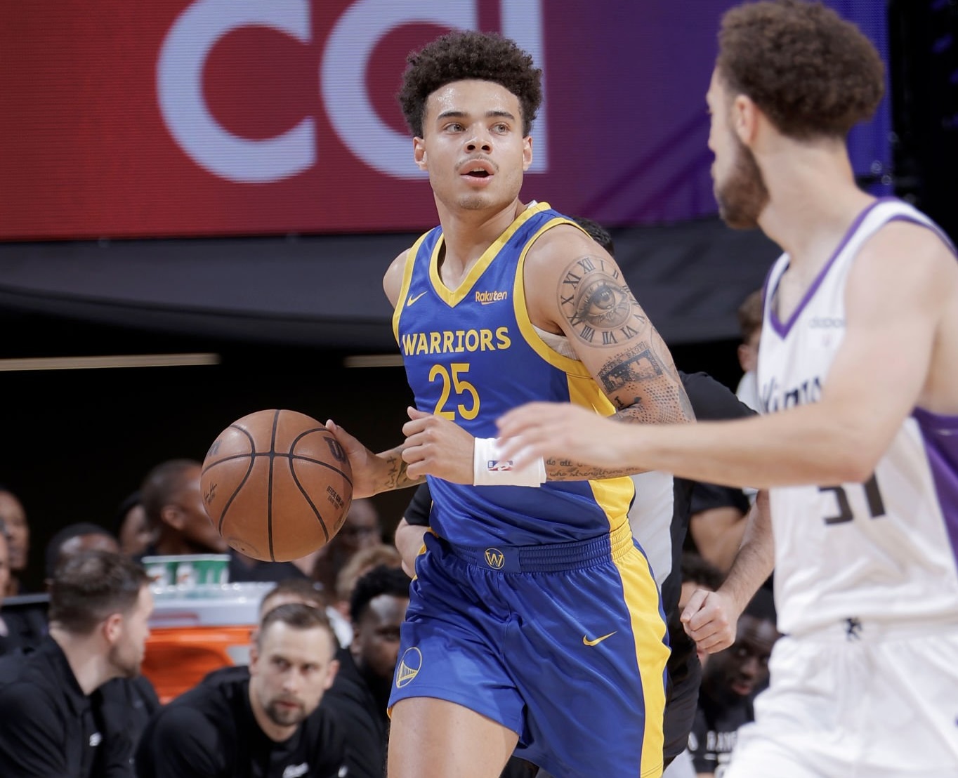 Quiñones 26 puntos (5 triples) en revés de Warriors ante Kings ...