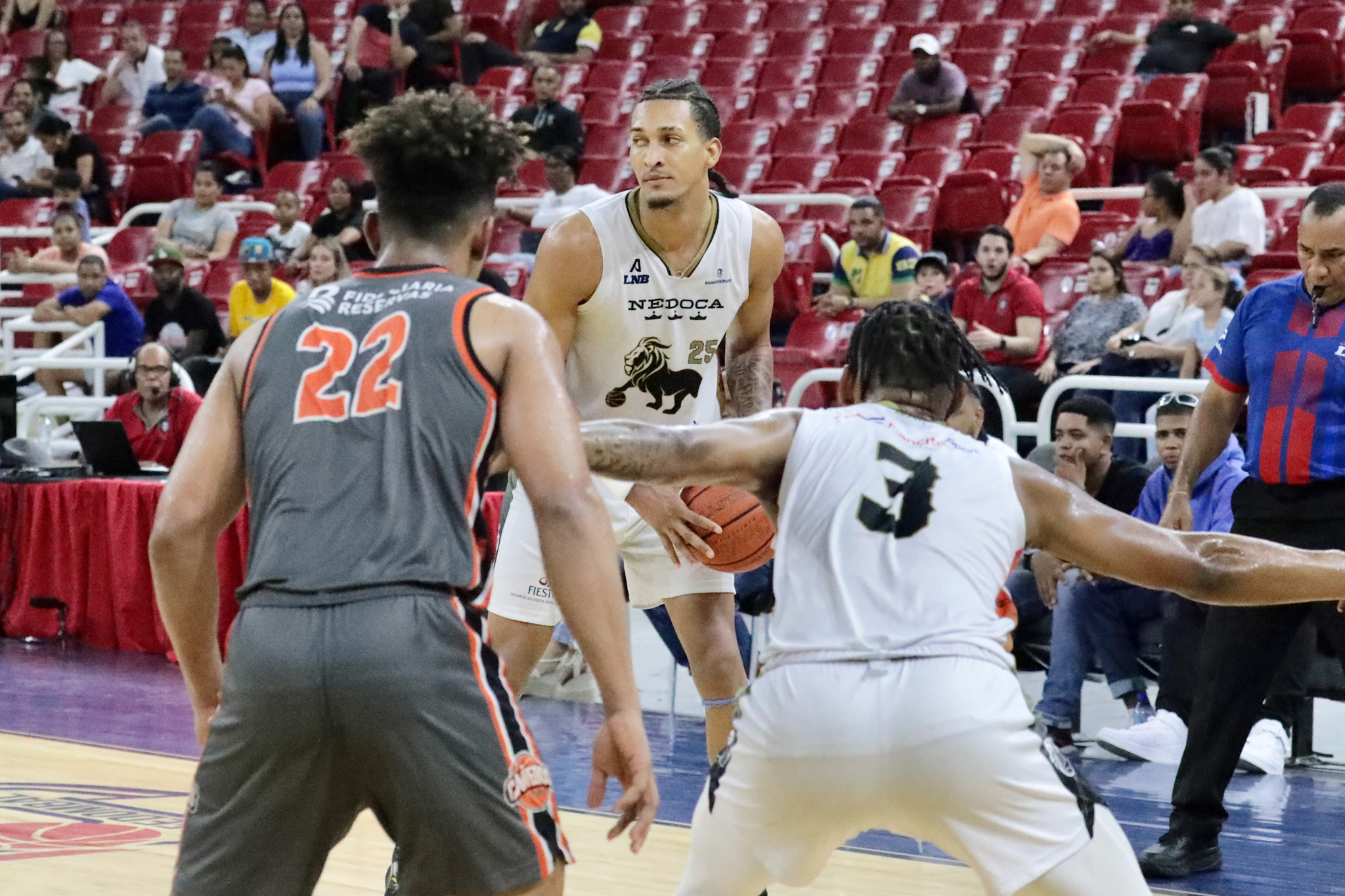 Quezada doble-doble en avance de Leones a semifinales – Dominicanos en ...