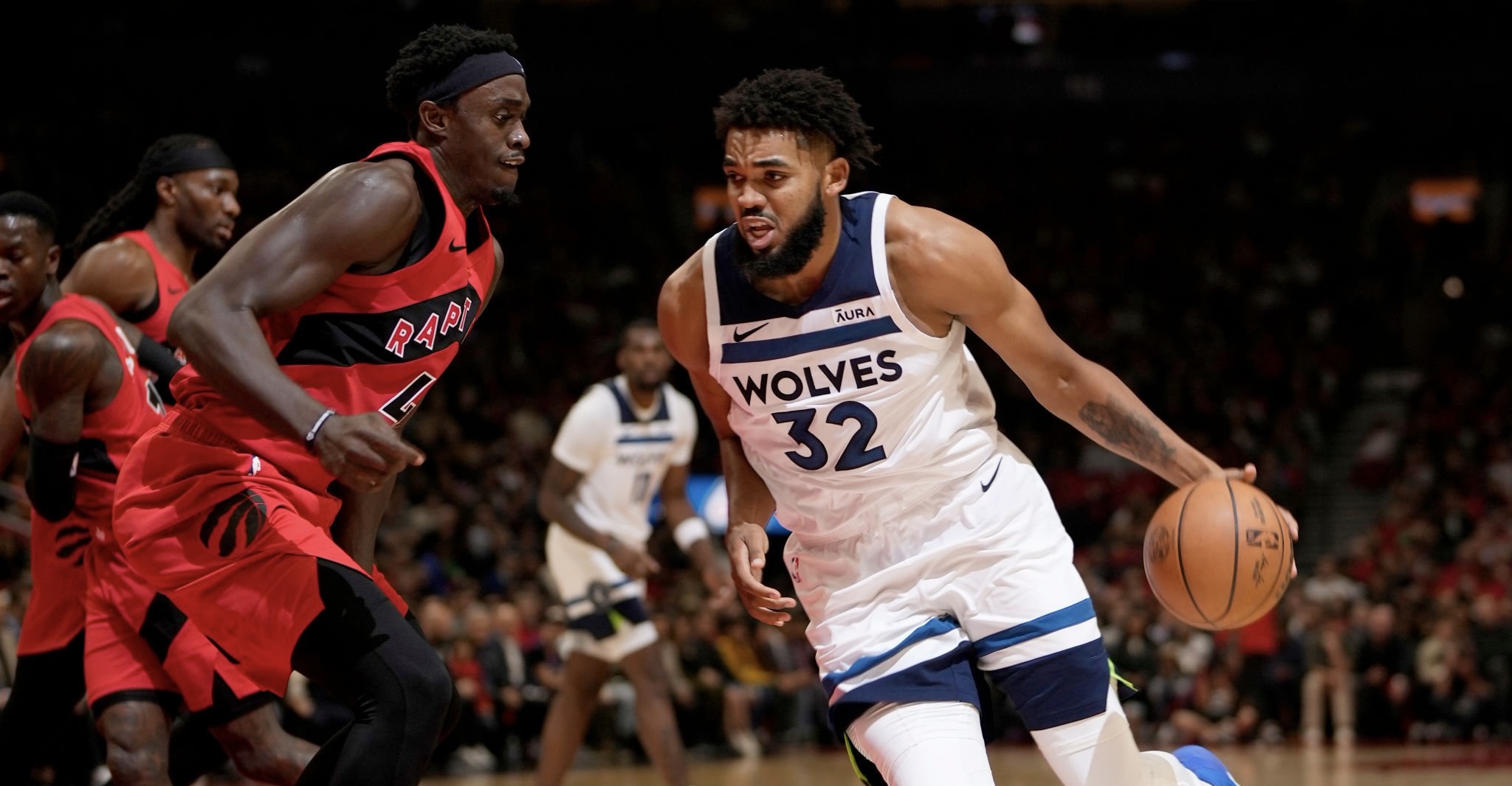 Towns doble-doble en apretado revés de Wolves ante Raptors ...