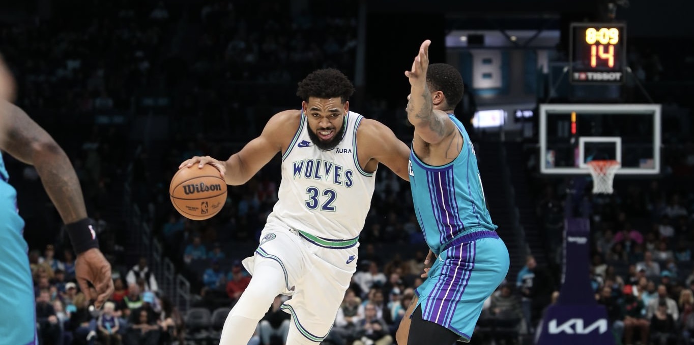 Towns lidera Wolves ante Hornets – Dominicanos en Basket