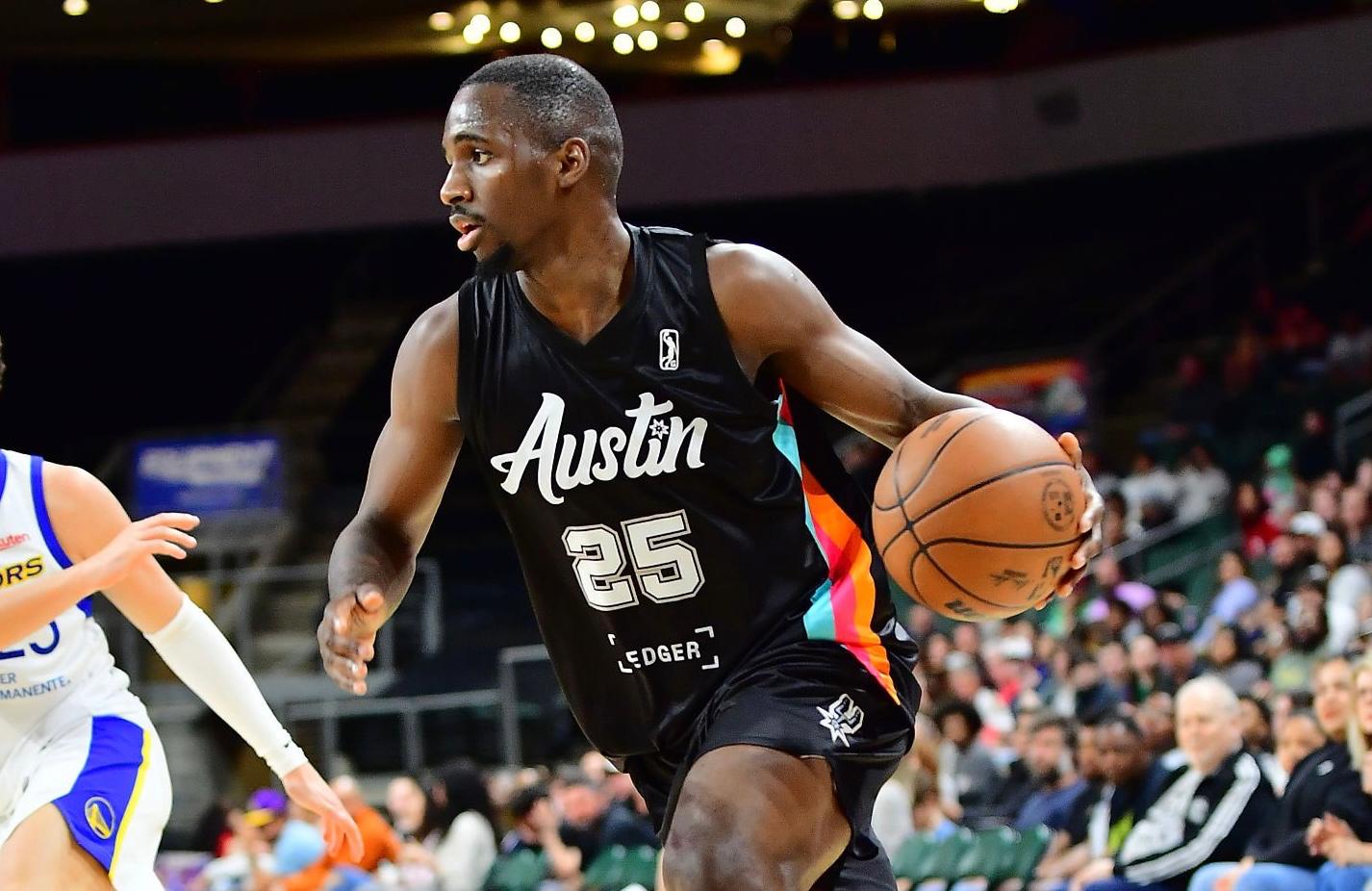 Jones 33 puntos, 16 rebotes, +40 de valoración en revés de Austin Spurs ...